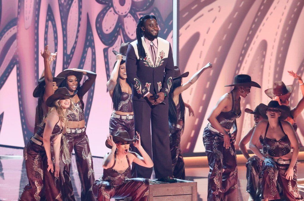 Shaboozey's 'A Bar Song (Tipsy)' Breaks Radio Songs Chart Record ...